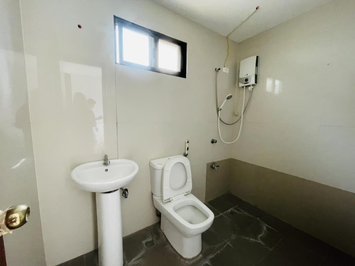 FOR SALE / RENT PRE OWNED THREE STOREY CONDO TYPE APARTMENT WITH ...