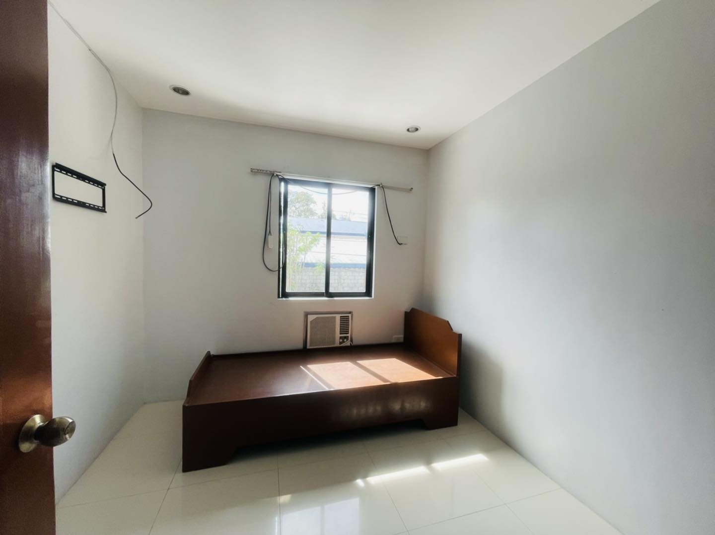 FOR SALE / RENT PRE OWNED THREE STOREY CONDO TYPE APARTMENT WITH ...