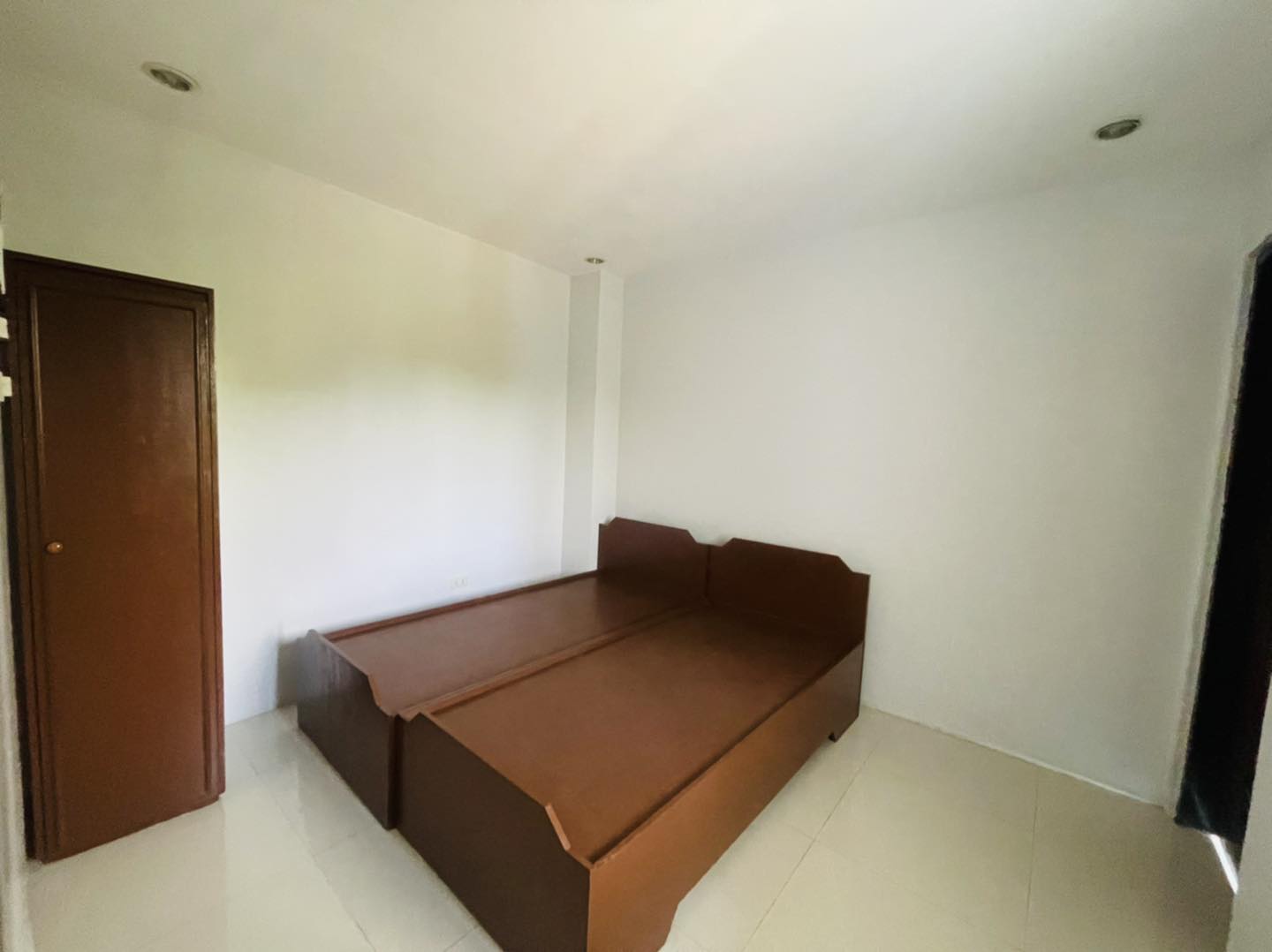 FOR SALE / RENT PRE OWNED THREE STOREY CONDO TYPE APARTMENT WITH ...