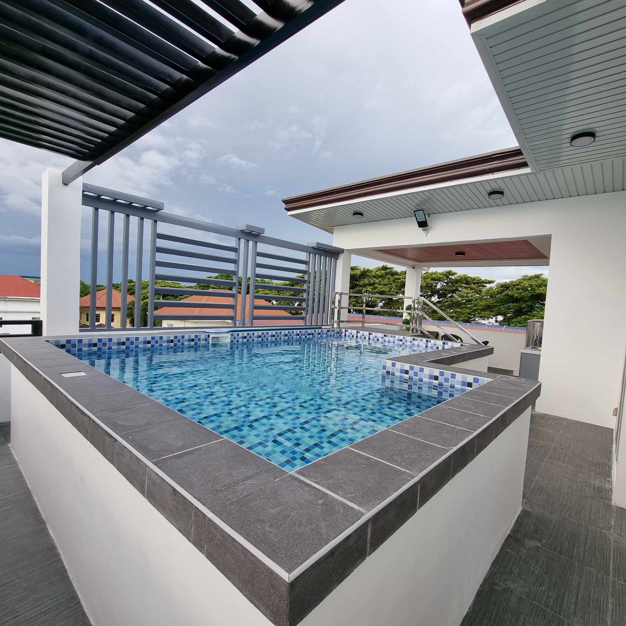 3 STOREY FULLY FURNISHED CONDO TYPE APARTMENT BUILDING IN ANGELES CITY ...