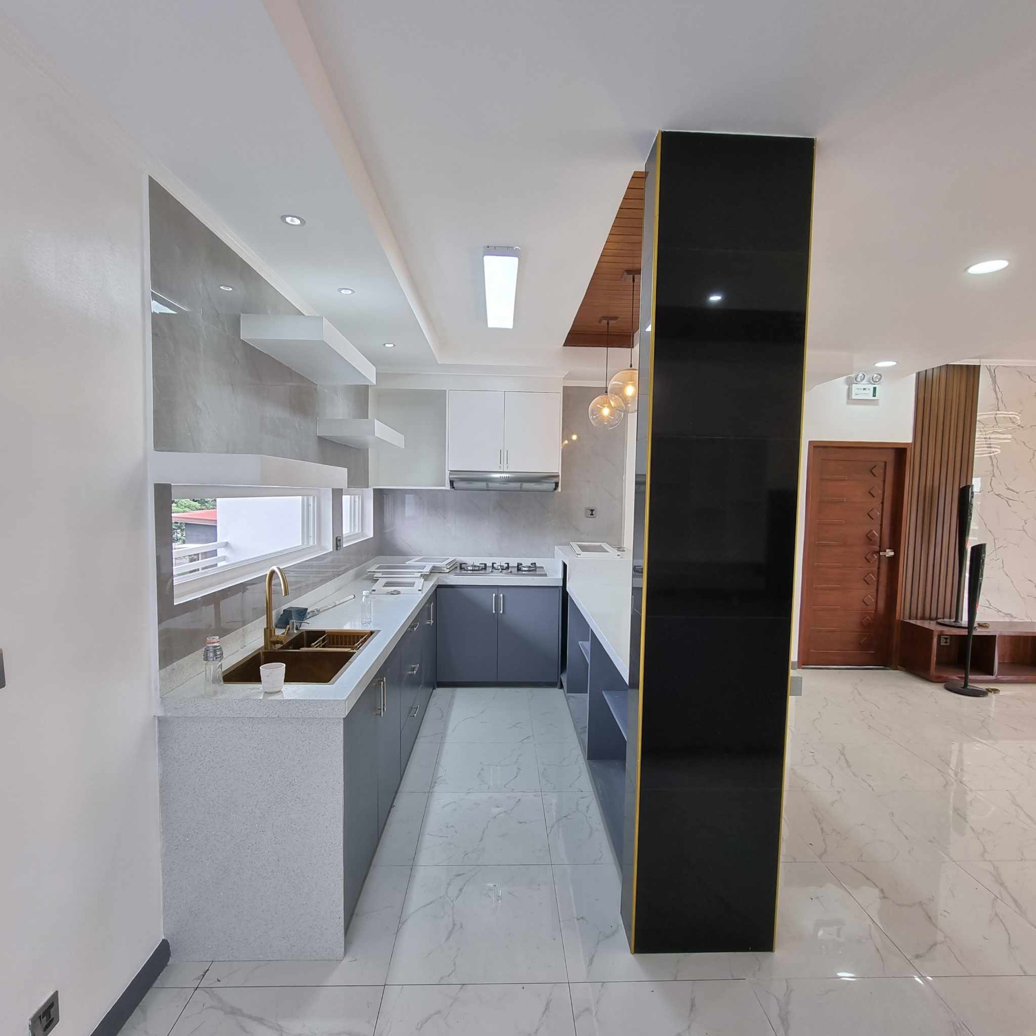 3 STOREY FULLY FURNISHED CONDO TYPE APARTMENT BUILDING IN ANGELES CITY ...