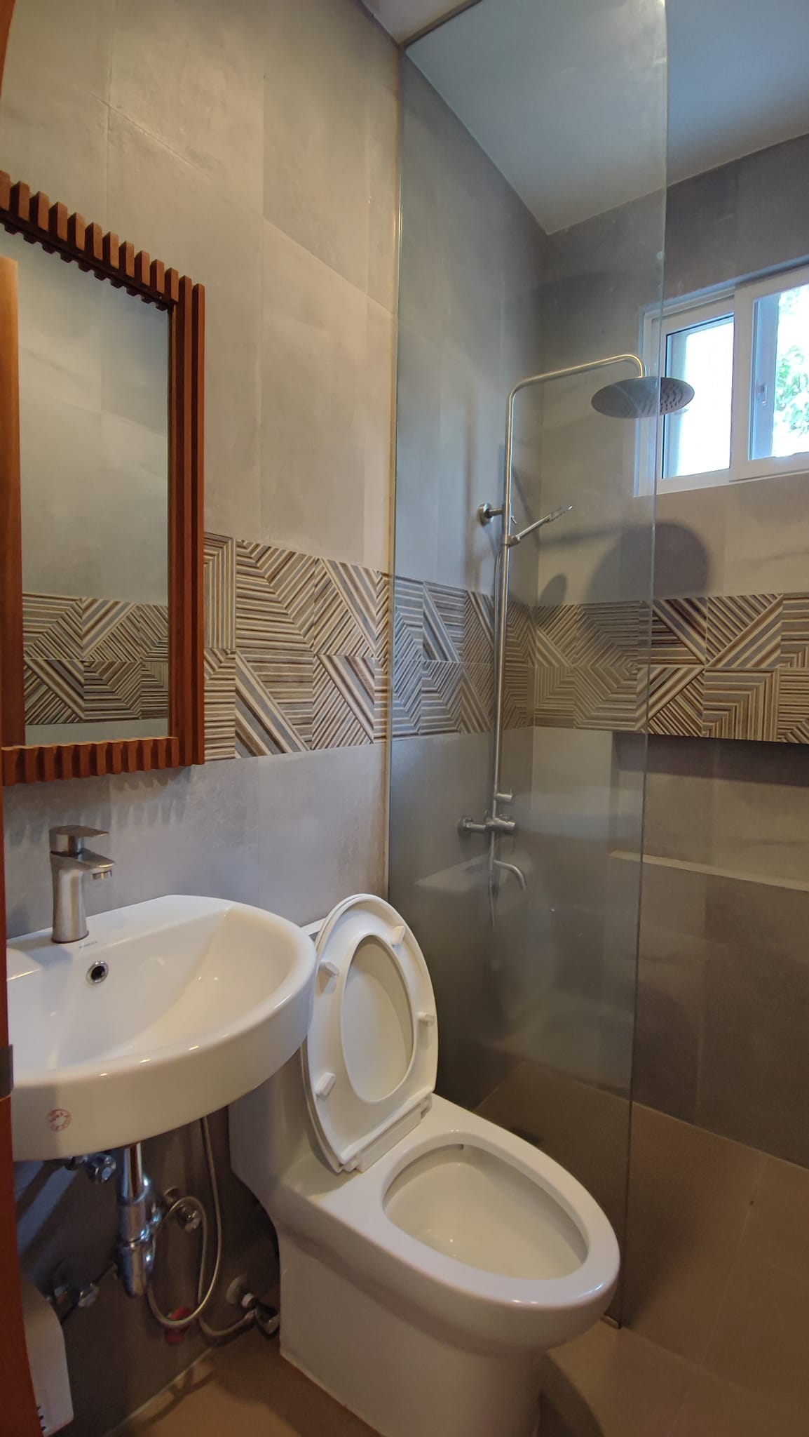FOR SALE MODERN TROPICAL HOME IN ANGELES CITY NEAR MARQUEE MALL ...