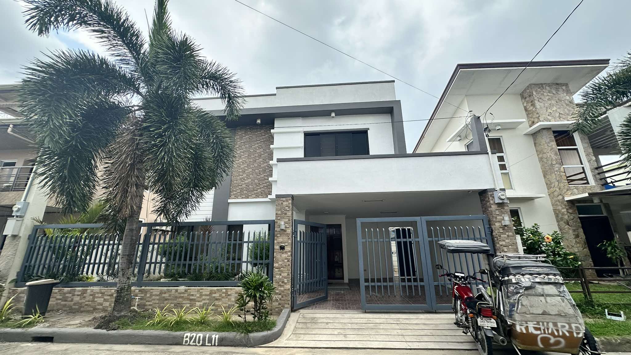 FOR SALE PRE OWNED RENOVATED TWO STOREY HOUSE IN ANGELES CITY NEAR ...