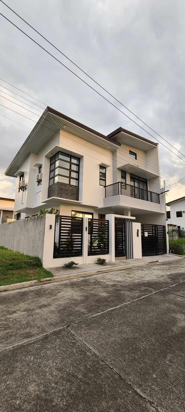 FOR SALE MODERN TWO STOREY HOUSE IN ANGELES CITY NEAR CLARK AND KOREAN ...