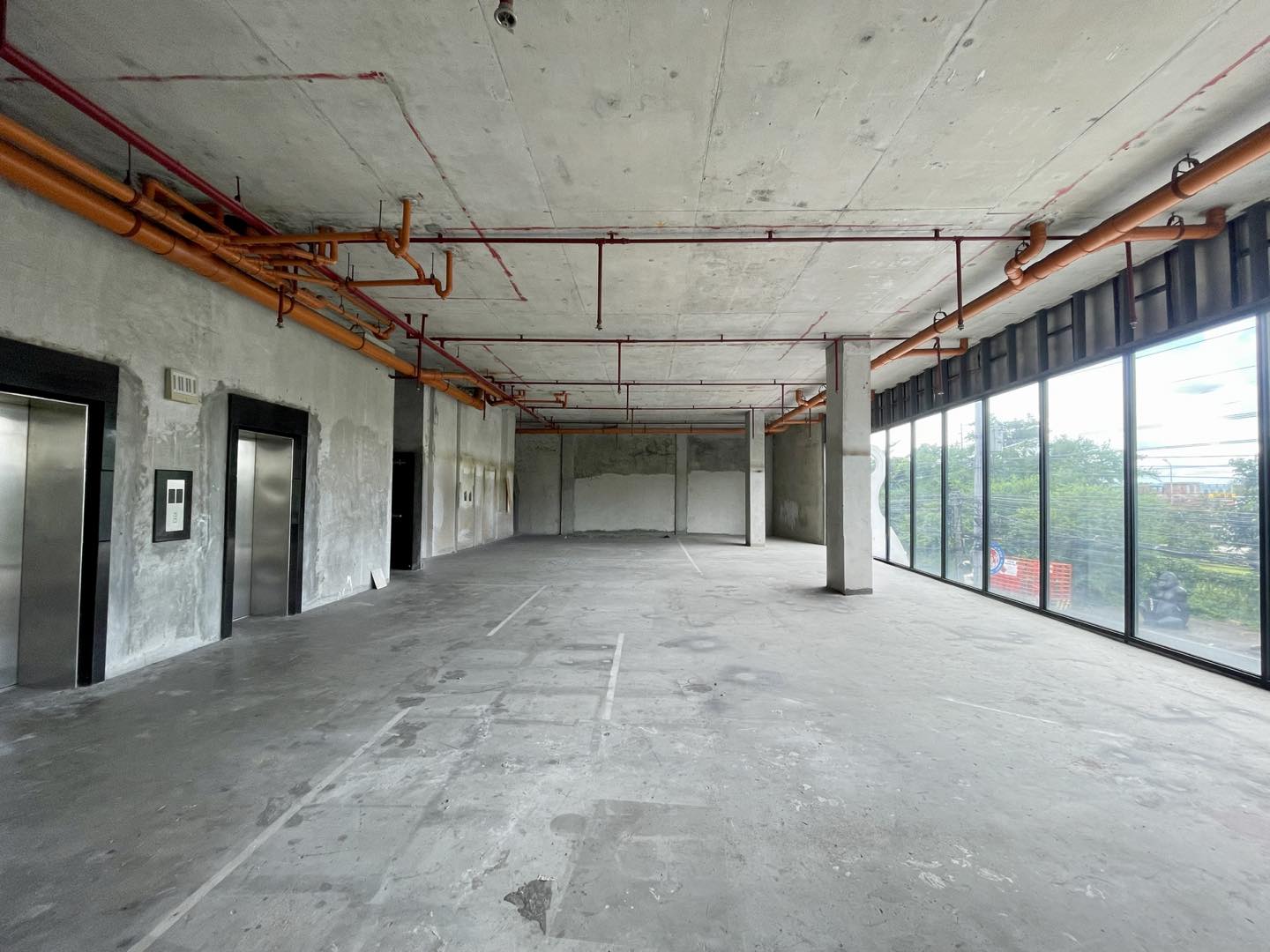 FOR SALE WHOLE COMMERCIAL FLOOR IN A CONDOMINIUM BUILDING IN CLARKVIEW ...